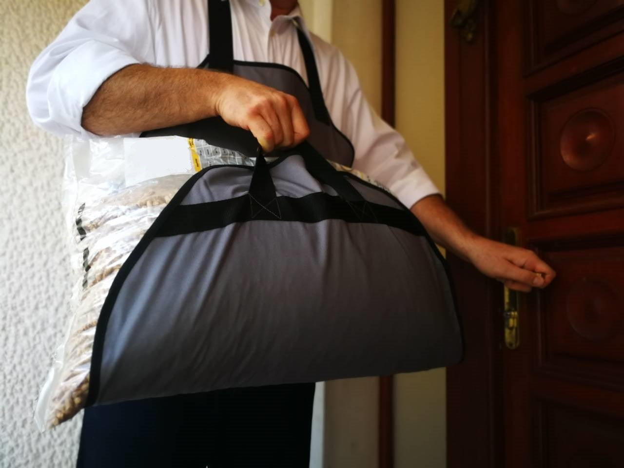 "EXTRA HAND" MULTI FUNCTIONAL APRON – TOPLO d.o.o.